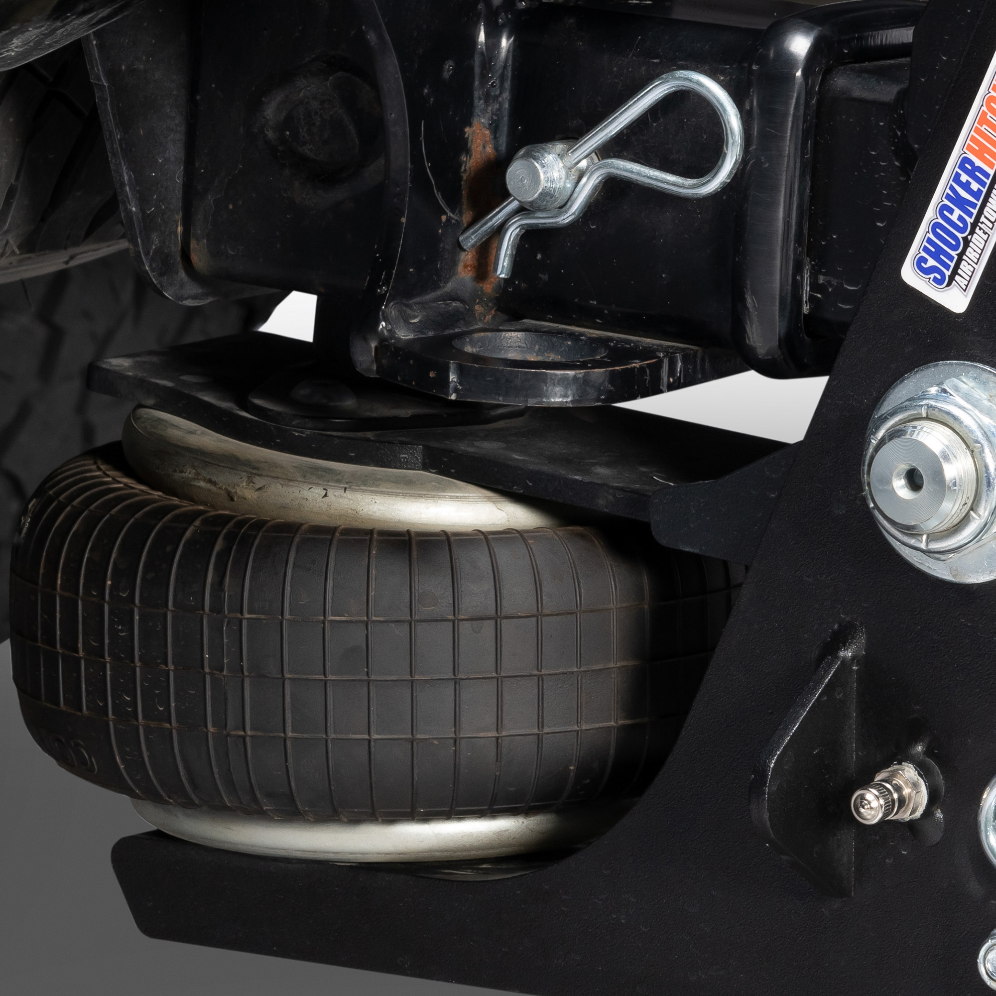 Shocker HD Max Black Air Hitch & Black Combo Sway Tow Kit