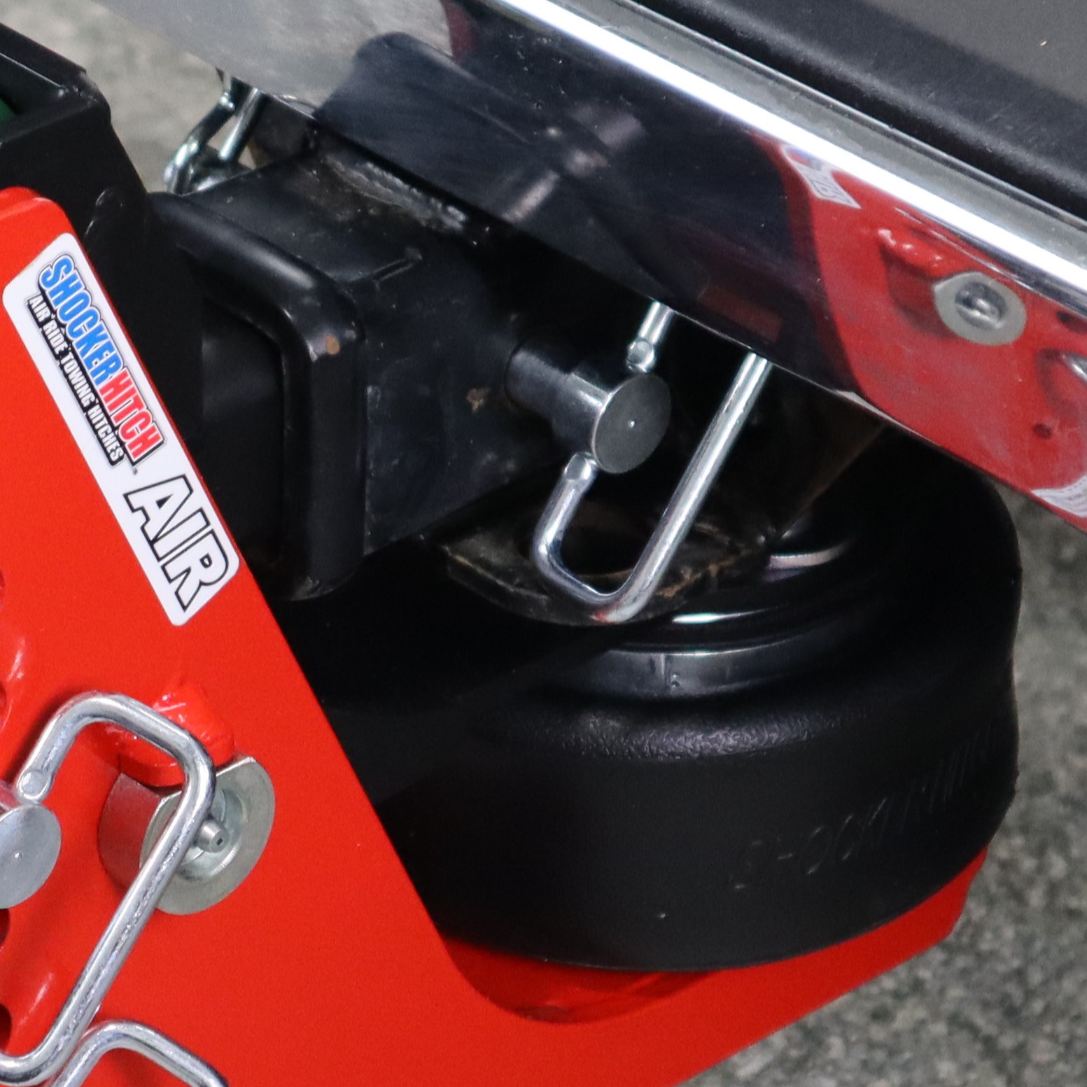 Shocker Air Hitch Black Combo Ball & Sway Control Towing Kit
